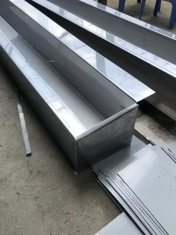 Tìm hiểu các thông tin về Giá máng xối inox 304 dày 0 4 mm